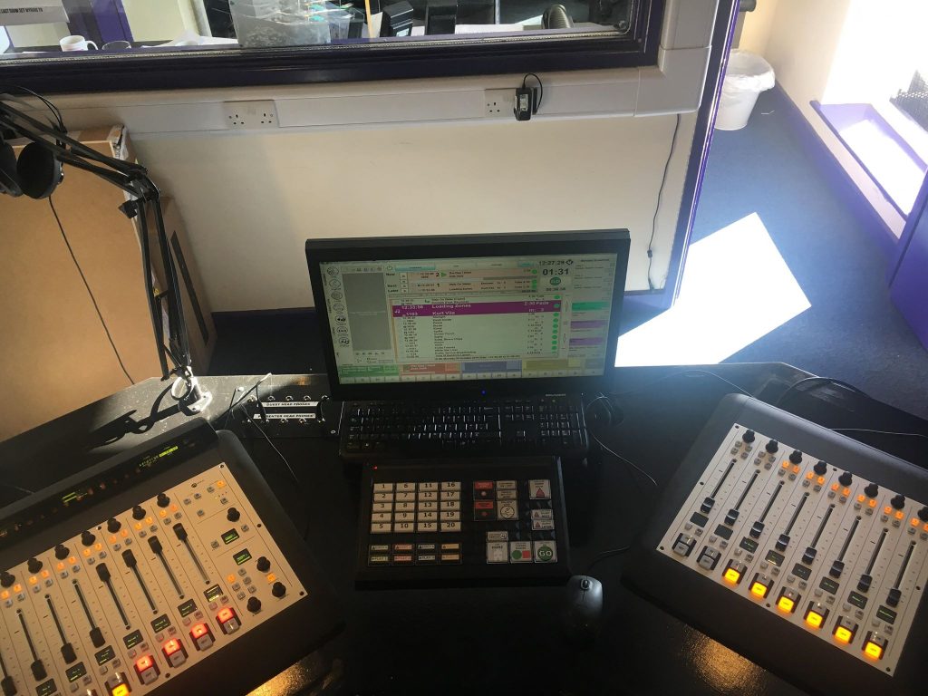 WE ARE LIVE! - Xpress Radio